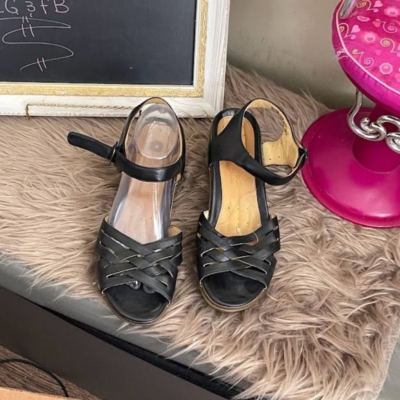 Clarks | Shoes | Womens Clarks Structured Wedge Sandals | Poshmark